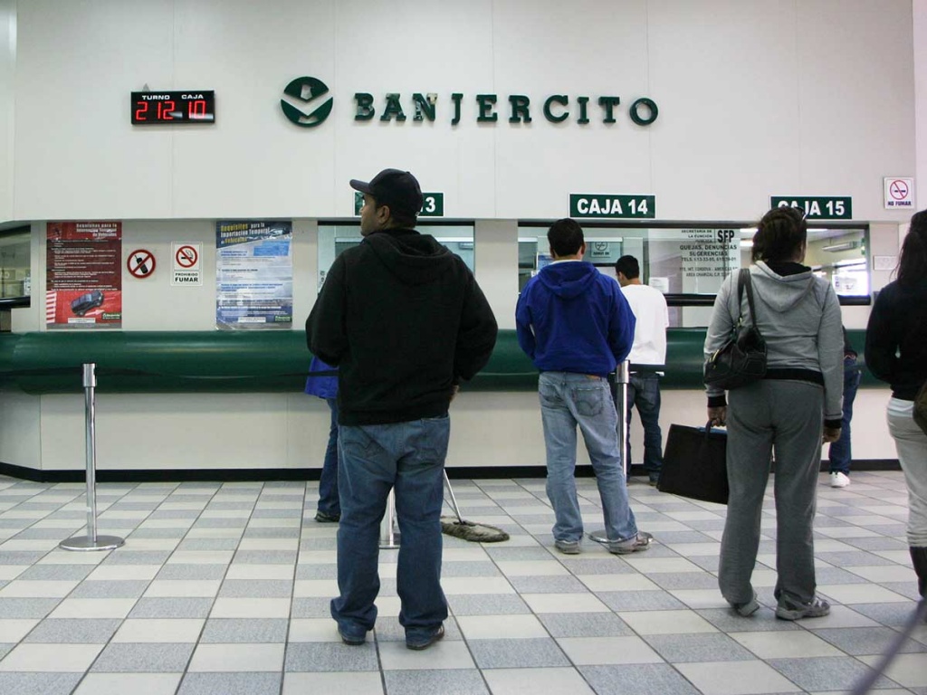 Ampliará Banjercito el personal para la atención de connacionales