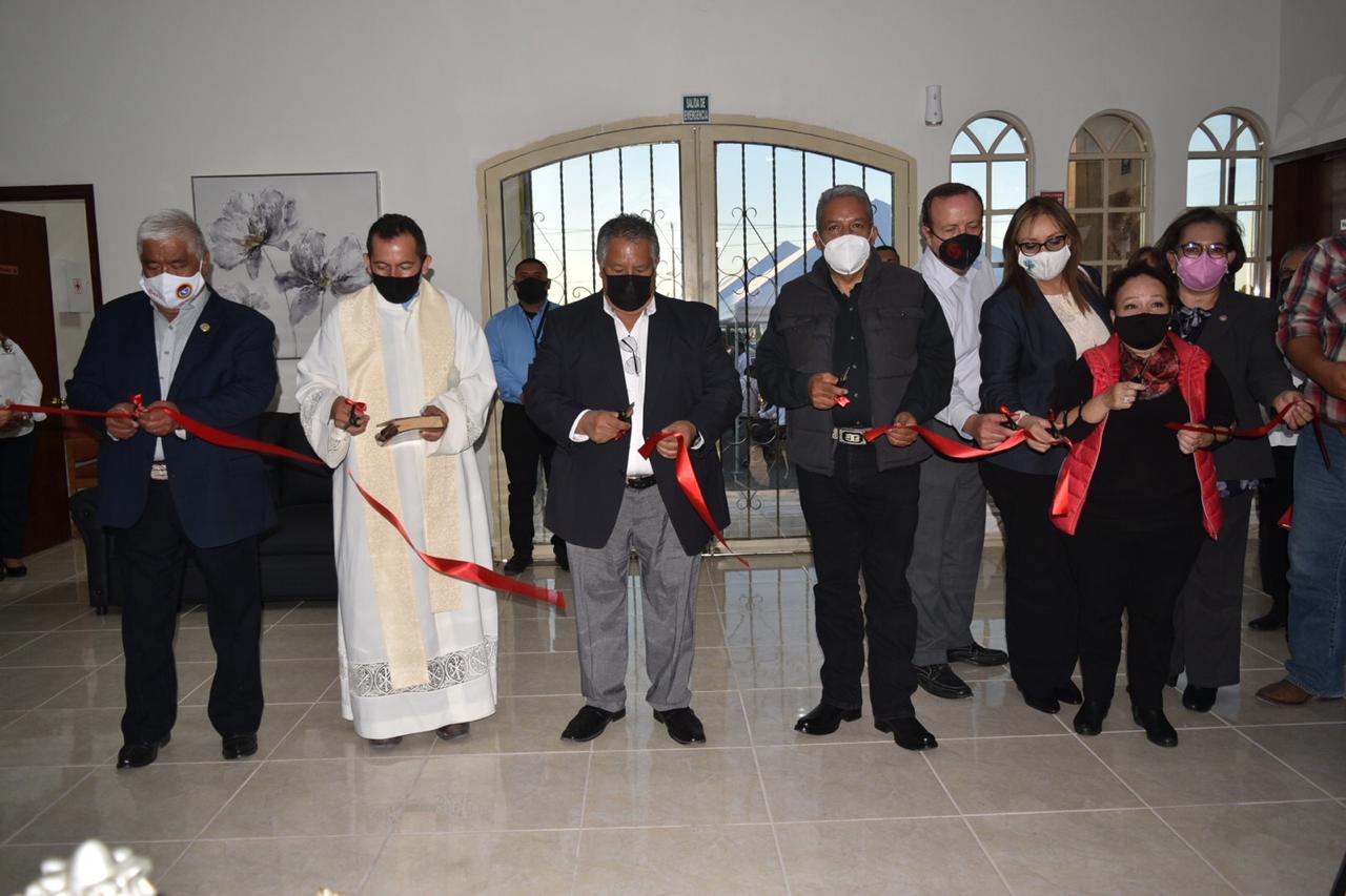 Entregan reconocimiento por 45 años de trayectoria a líder regional de ...