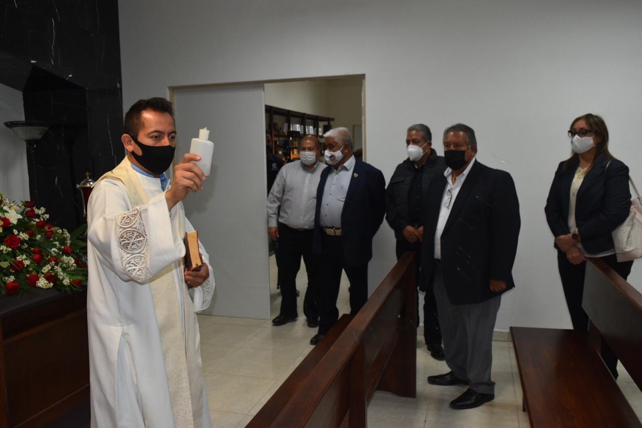 Entregan reconocimiento por 45 años de trayectoria a líder regional de ...