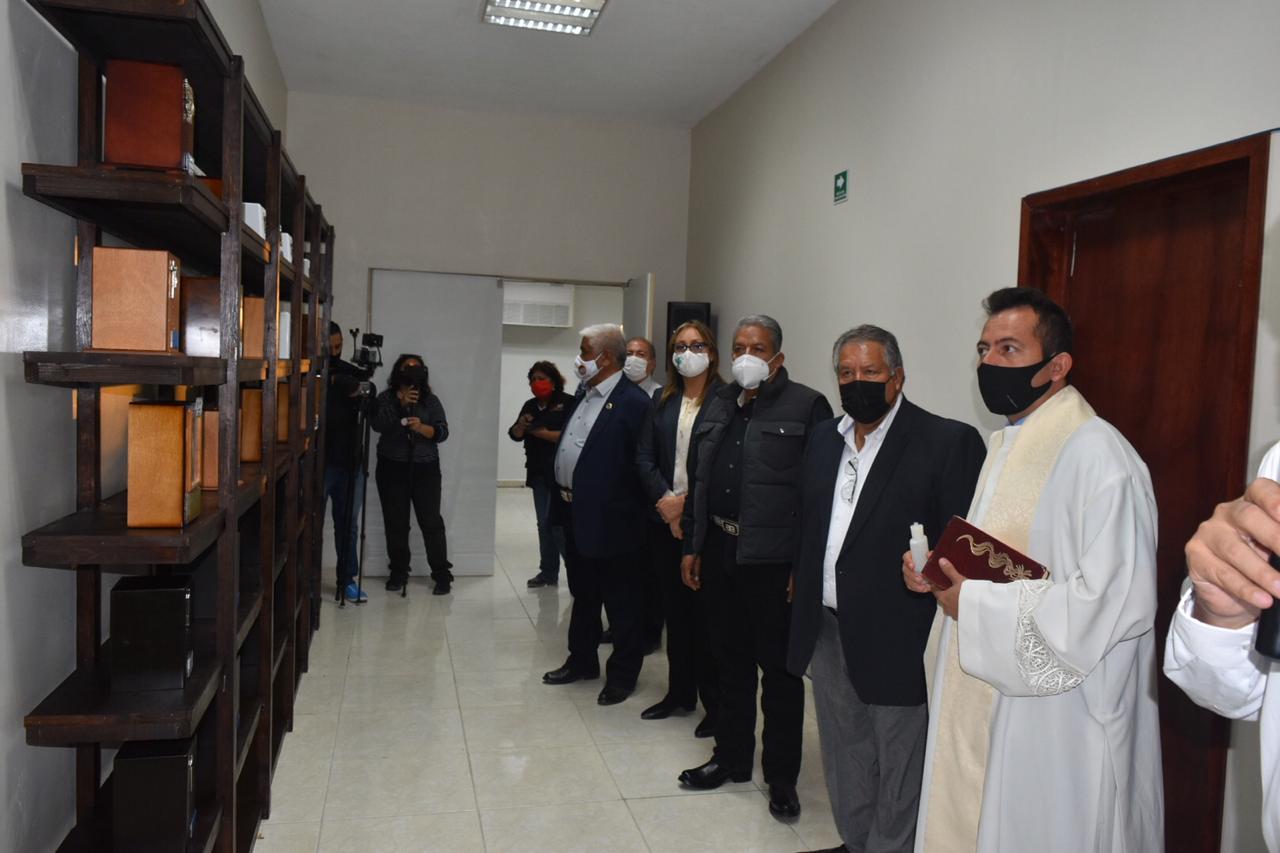 Entregan reconocimiento por 45 años de trayectoria a líder regional de ...