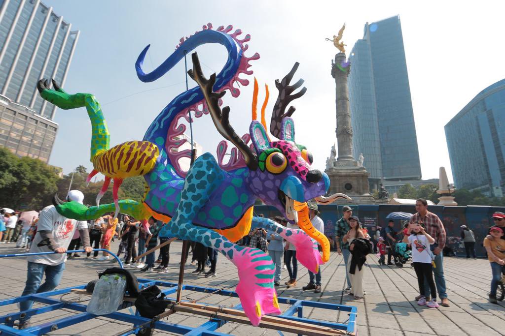 Más de 200 alebrijes llenan de color la Ciudad de México