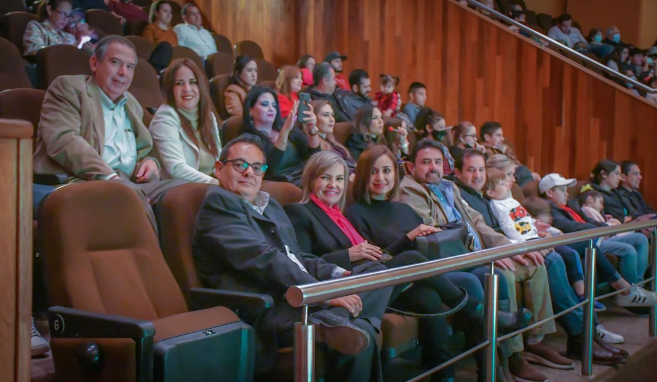 Realizan puesta en escena de “¡Qué Plantón!”