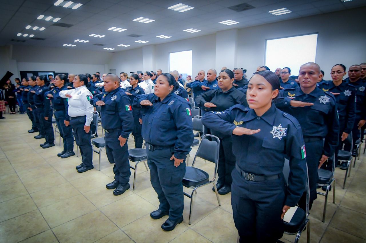 Gradúa primera generación de Academia Regional de Policía