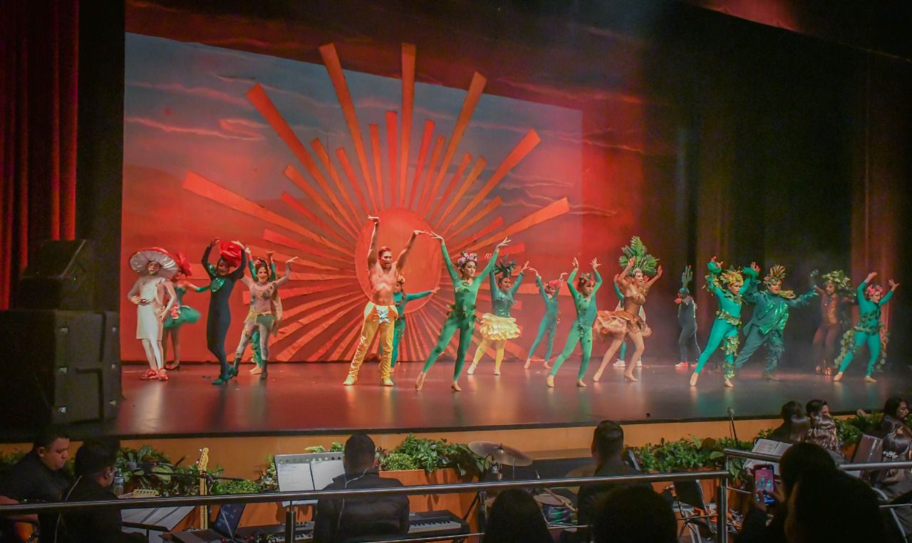 Realizan puesta en escena de “¡Qué Plantón!”